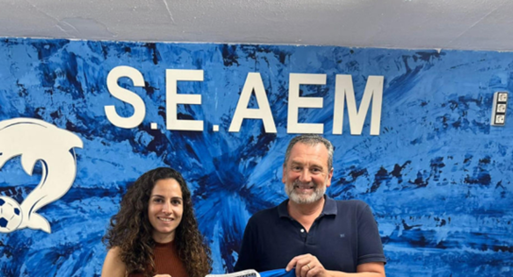 Mar Rubio y una mochila recargada de ilusión en AEM Lleida - Futboleras